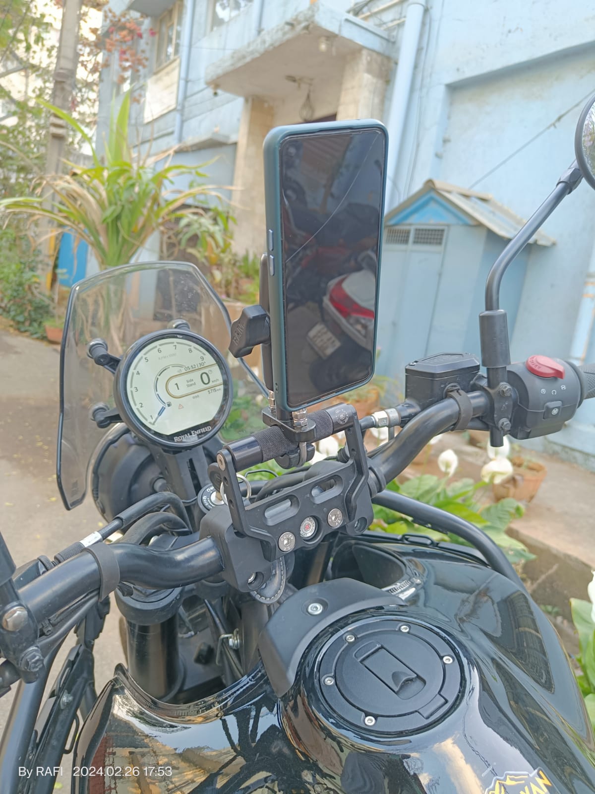 Handle Bar Riser With Mobile Mount Combo ( Black ) / Himalayan 450 ...